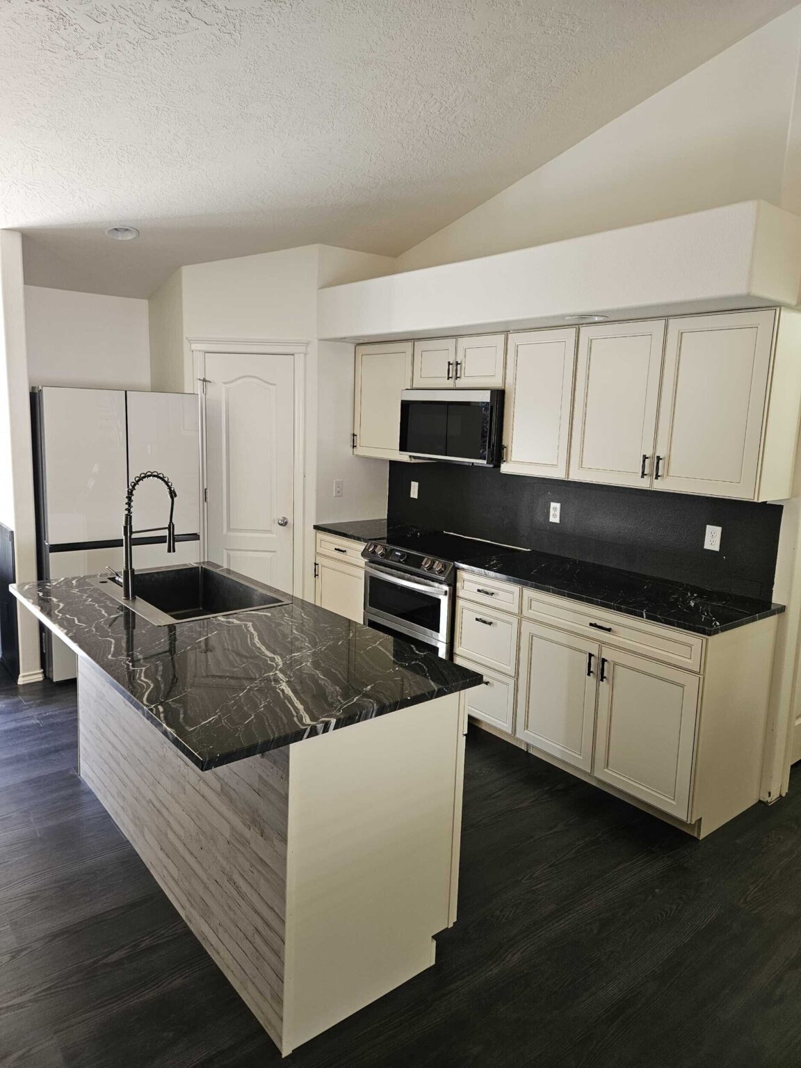 Gallery - Cutting Edge Kitchens